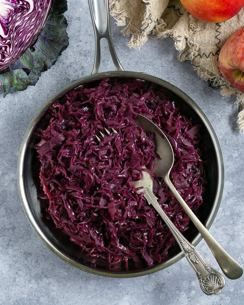 How to braise Red Cabbage - Between2Kitchens